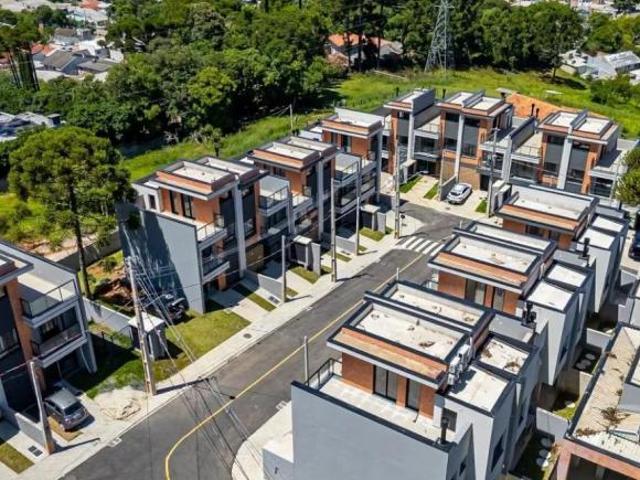 Casa duplex em condominio, Santa Cândida, 3 dormitórios, 132 m² privativos, 2 vagas de garagem