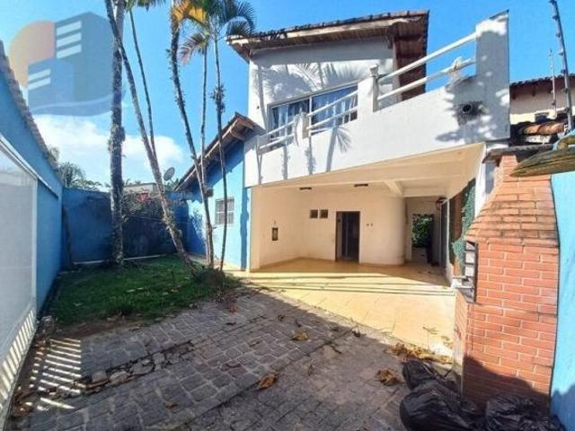Casa Duplex Lado Praia – Conforto, Espaço e Excelente Localização!