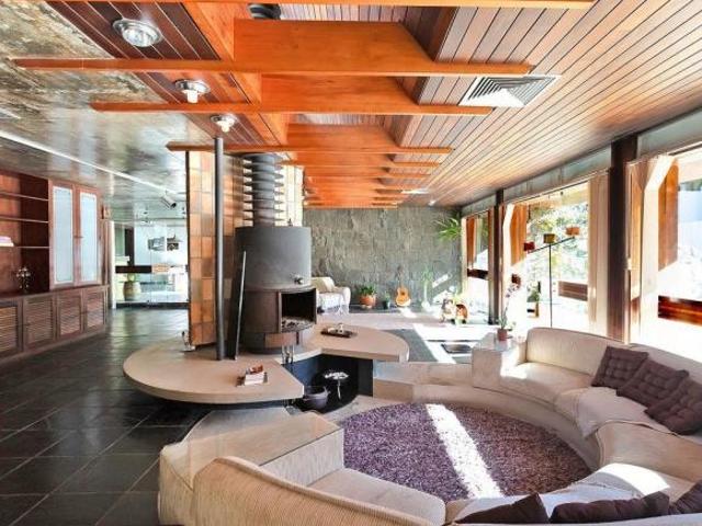 Casa das Araucárias: arquitetura autoral, natureza e privacidade