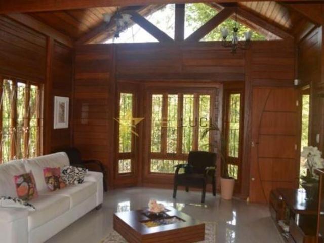 CASA DE MADEIRA DUPLEX LUXO
