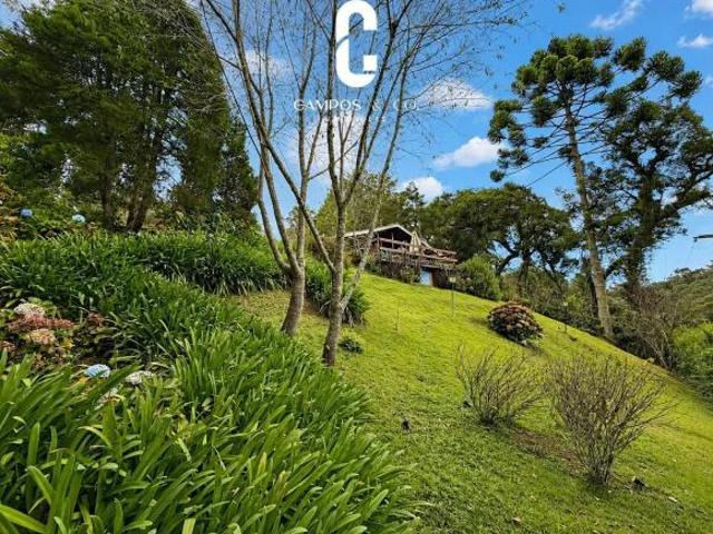 Casa de Madeira Nobre à Venda na Nova Capivari em Campos do Jordão Vista para Reserva, Hidromassage