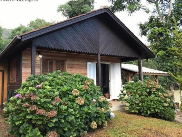 Casa de Madeira Semimobiliada Nova Petrópolis | Bairro Piá | 2 Dormitórios com Lareira e Churrasquei