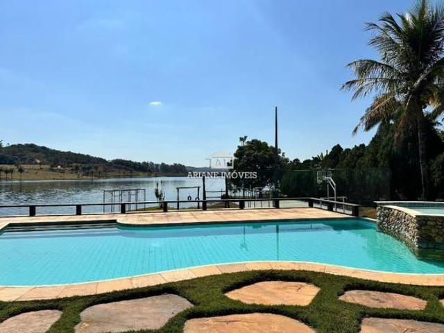 Casa de Marina com 6 Suítes no Aldeias do Lago