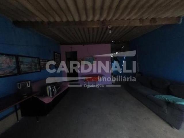 Casa de meio lote bairro Cidade Aracy São Carlos