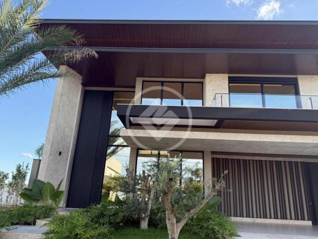Casa de Alto Luxo com Elevador Piscina com Spa 4 Suítes e Automação, Florais Itália