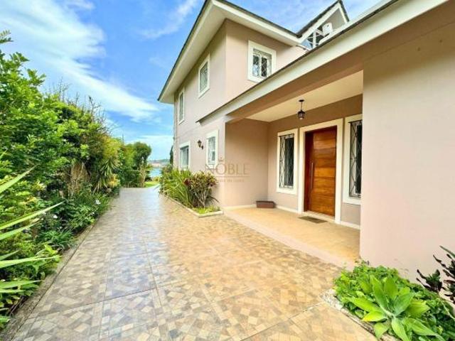 Casa de Alto Padrão mobiliada com Vista para a Lagoa, Localização Privilegiada