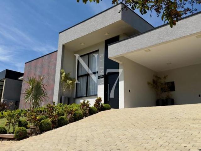 Casa de Alto Padrão Mobiliada e Decorada em Condomínio Fechado!