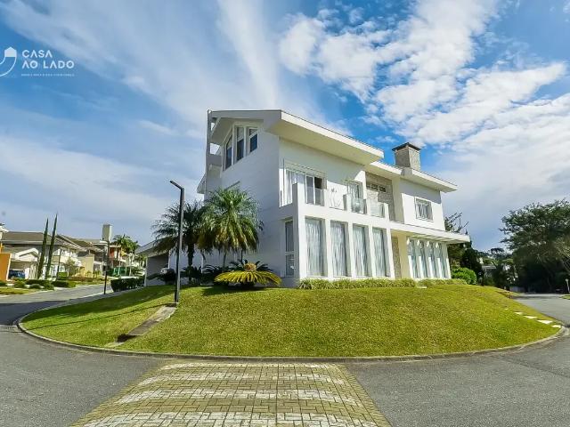 Casa de alto padrão mobiliada no Campo Comprido com 440m² em condomínio fechado