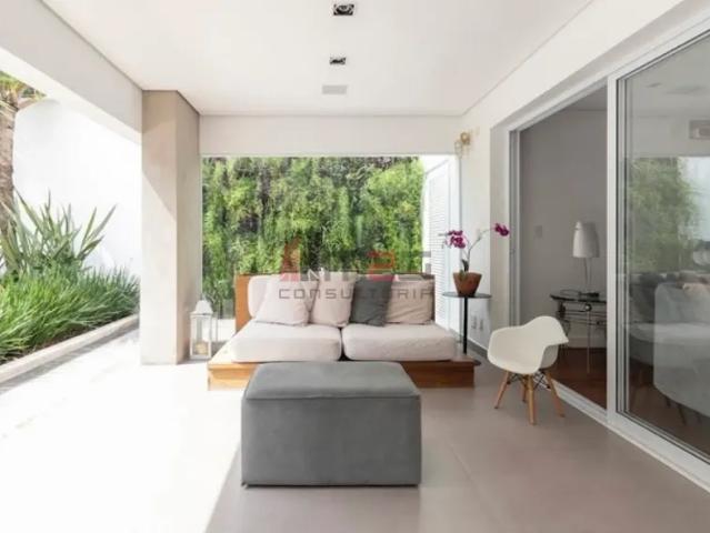 Casa de Alto Padrão mobiliada para Locação na City Boaçava Conforto, Segurança e Sofisticação