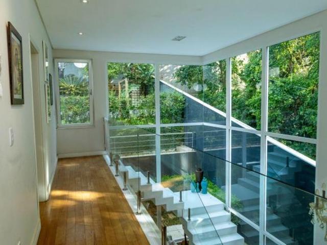 CASA DE ALTO PADRÃO NA GRANJA VIANA | PORTEIRA FECHADA | ARQUITETURA ASSINADA