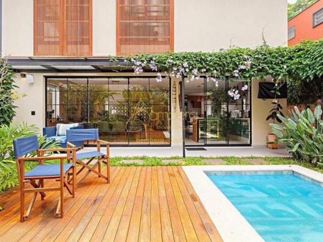 Casa de Alto Padrão na Granja Julieta Sofisticação e Conforto em Cada Detalhe!