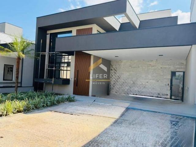 Casa de Alto Padrão na Vila do Sol com 3 Suítes e Piscina