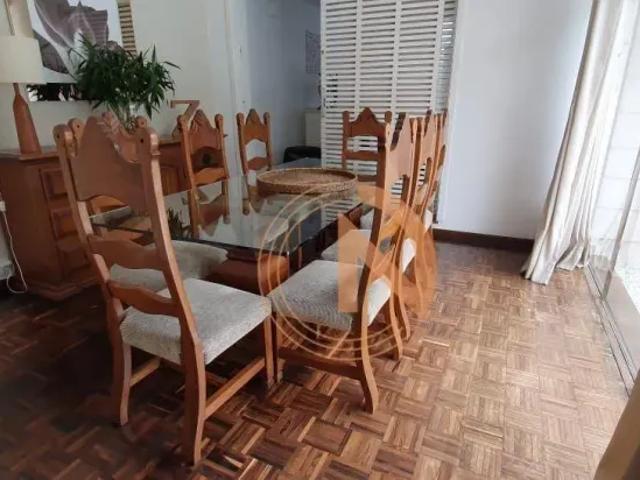 Casa de alto padrão na Vila Madalena com 6 suites, piscina e quadra de tênis