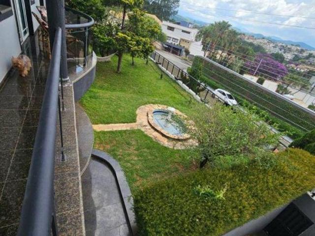 Casa de Alto Padrão na Vila Santista – 4 Suítes, Piscina e 12 Vagas Oportunidade com Valor Reduzido