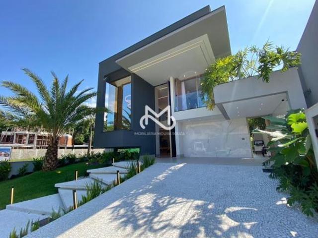 Casa de Alto Padrão no Módulo 16 da Riviera de São Lourenço
