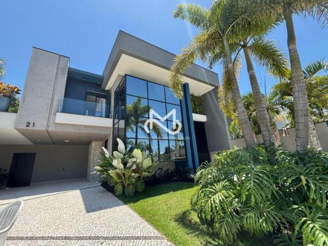Casa de Alto Padrão no Módulo 24 na Riviera de São Lourenço