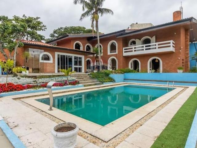 Casa de Alto Padrão no Morumbi com Lazer Completo em Estilo Resort e 4 Suítes
