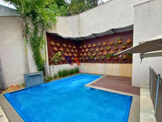 Casa de alto padrão no Novo Guarujá com piscina