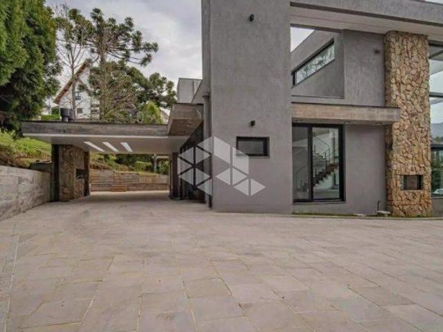 Casa de Alto Padrão no Alphaville Gramado 4 Suítes e Vista Exclusiva