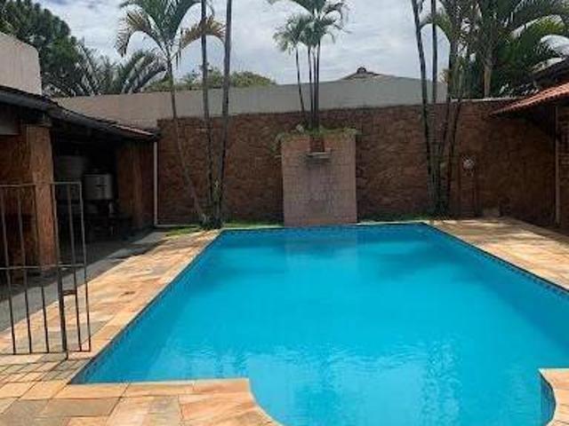 ? Casa de Alto Padrão no Alto da Lapa – Sofisticação, Espaço e Exclusividade ? Apresentamos uma res
