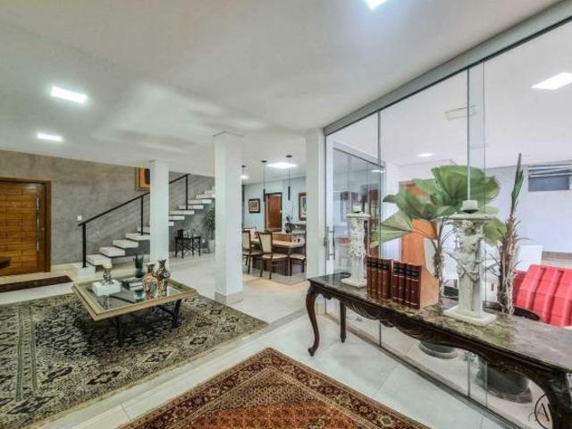 Casa de alto padrão no Altiplano Leste: elegância, conforto e exclusividade em um terreno de 700m²