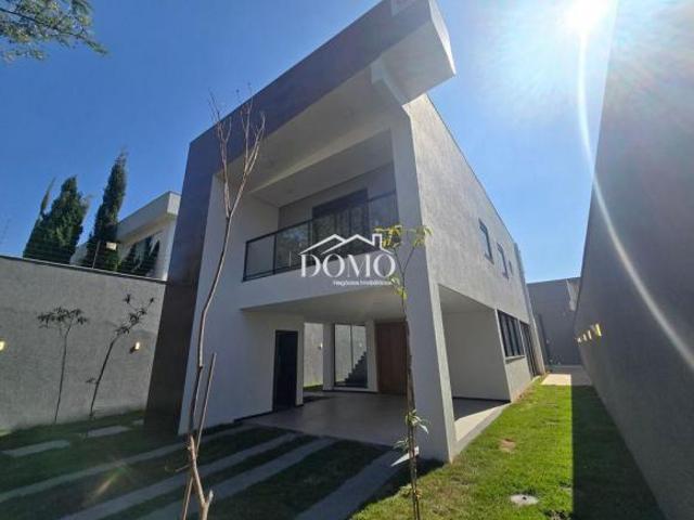 CASA DE ALTO PADRÃO NO BAIRRO TREVO