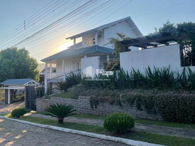 CASA DE ALTO PADRÃO NO BAIRRO VILA RICA