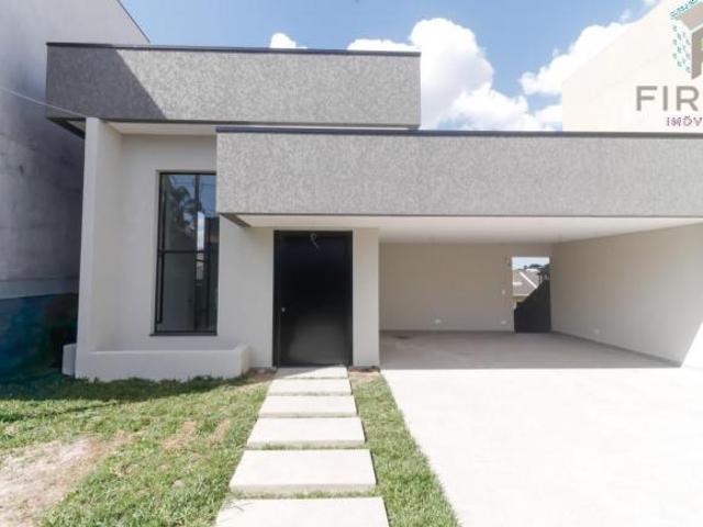 Casa de Alto Padrão no Boqueirão com 3 Suítes, Piscina e 4 Vagas de Garagem
