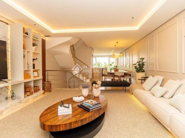 Casa de Alto Padrão no Chácara das Pedras | 281m² | 3 suítes | 4 vagas