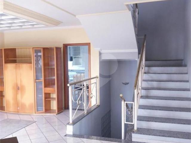 Casa de Alto Padrão no Condomínio Arujá 5