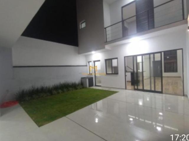 Casa de alto padrão no condomínio Jardins do Império em Indaiatuba SP: 3 quartos, 2 suítes, 2 salas