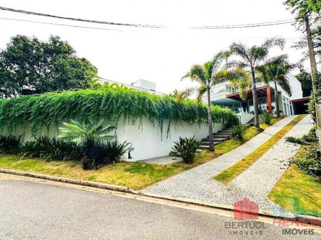 CASA DE ALTO PADRÃO NO CONDOMÍNIO MARAMBAIA EM VINHEDO/SP