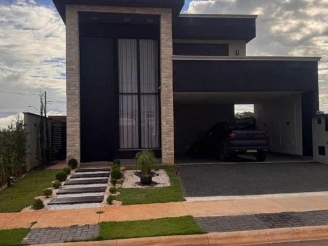 Casa de Alto Padrão no Condomínio Parqville Quaresmeira — 4 Quartos, 2 Suítes | 284m²