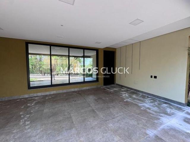 Casa de Alto Padrão no Condomínio Royal Forest em Londrina