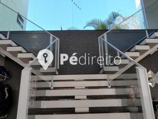 Casa de alto padrão no condomínio Reserva Ibirapitanga