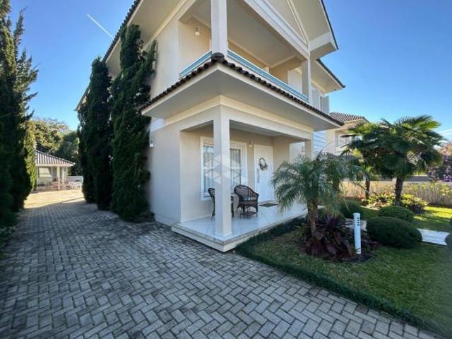 CASA DE ALTO PADRÃO NO CONDOMÍNIO TERRA MADRE