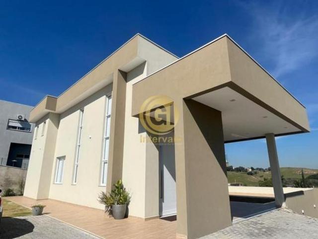 Casa de alto padrão no Condomínio Terras de Santa Helena, 4 suítes, área gourmet, energia solar, 405