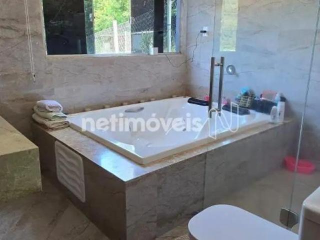 Casa de Alto Padrão no Condomínio Vale do Tamanduá – Design, Conforto e Vista Privilegiada