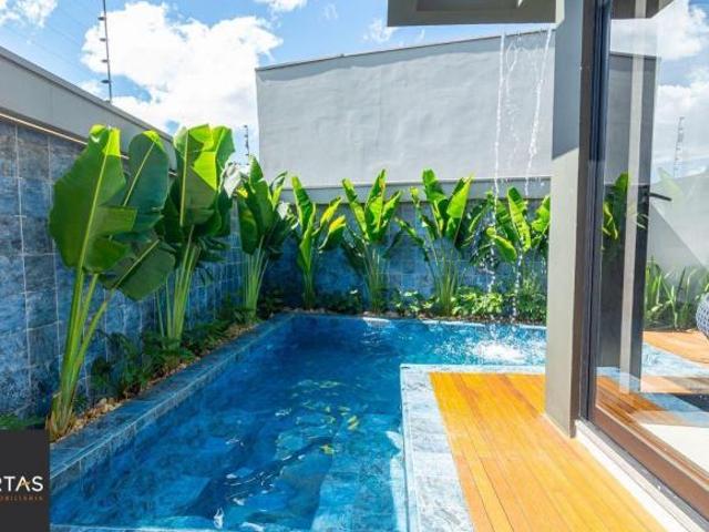 Casa de alto padrão no condomínio Vale dos Lírios
