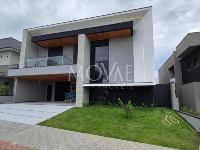 Casa de Alto Padrão no Condomínio Vivant | 4 Suítes, Piscina e Varanda Gourmet | Urbanova | São José