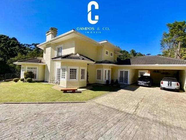 Casa de Alto Padrão no Condomínio Vila Simonsen Campos do Jordão