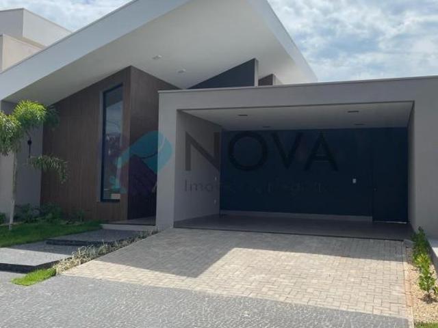 CASA DE ALTO PADRÃO NO CONDOMÍNIO VILLAGE DAMHA 3 ? 3 DORMITÓRIOS, SUÍTE COM CLOSET E ÁREA DE LAZER