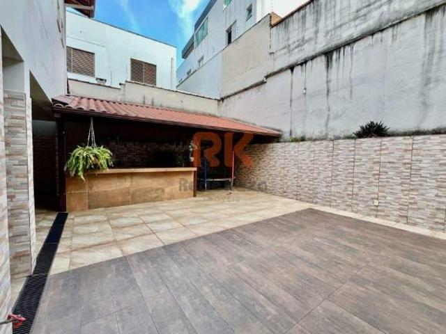 Casa de alto padrão no Itapoã — R$ 1.200.000