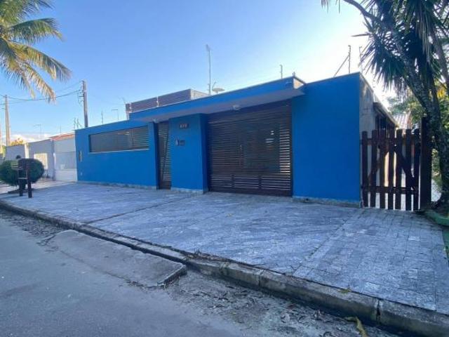 CASA DE ALTO PADRÃO NO JARDIM BRITÂNIA – UM LUXO À SUA ESPERA!