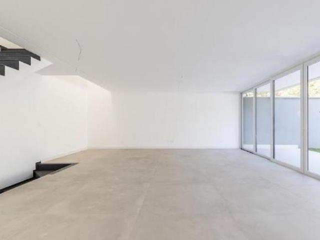 Casa de Alto Padrão no Jardim Cordeiro – Sofisticação, Exclusividade e Segurança