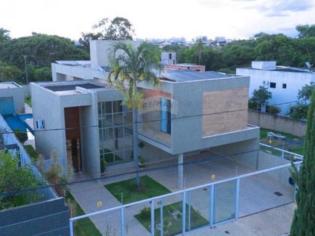 Casa de Alto Padrão no Jockey com 4 quartos ESCRITURADA, HABITE SE, ACEITA FINANCIAMENTO