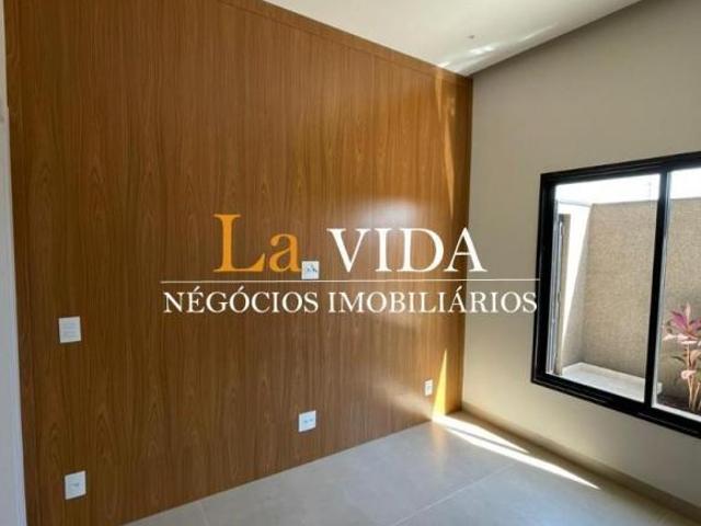 Casa de alto padrão no Parque Residencial Buona Vita: 3 quartos, 3 suítes, 5 banheiros e 4 vagas de