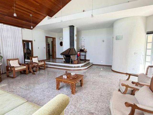 Casa de Alto Padrão no Pilarzinho | 555 m² de Terreno | Piscina Aquecida | Espaço Gourmet