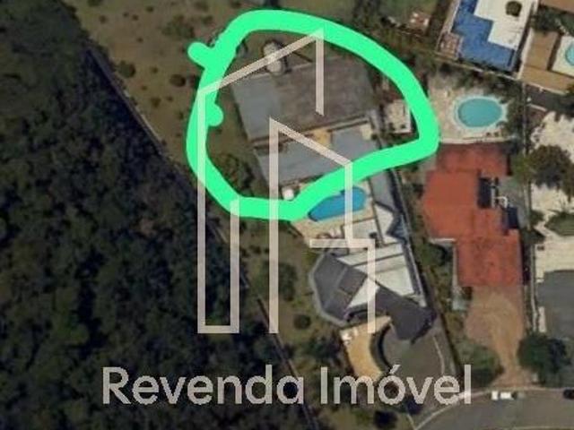 Casa de alto padrão no Residencial 10, com 4 suítes, 798m² A. útil e 2.400m² de