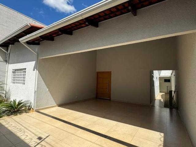 Casa de Alto Padrão no Setor São Carlos Lote Inteiro e Energia Solar